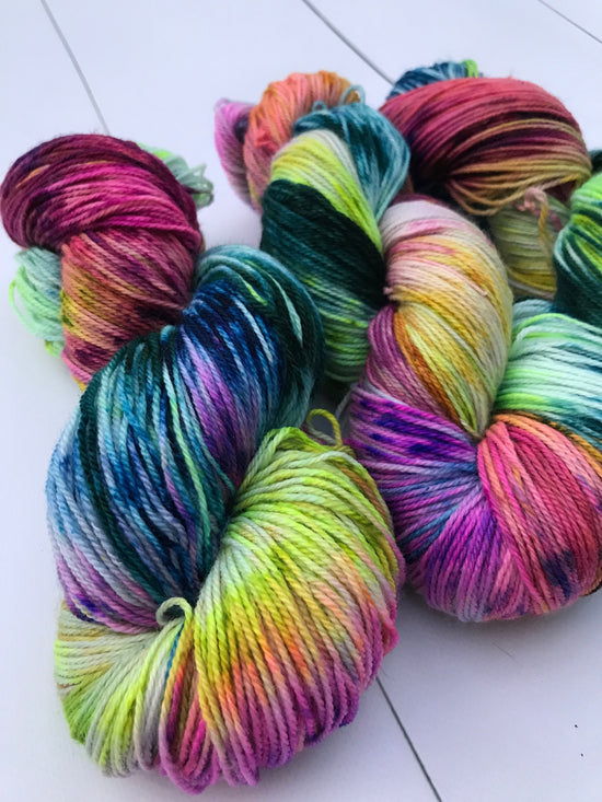 Burlesque - 80% Merino and 20% Nylon yarn for knitting and crochet ...